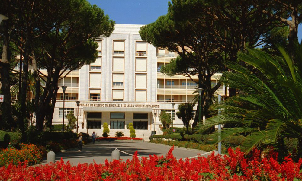 Coronavirus, sei contagi all'ospedale Monaldi: avviata la sanificazione ...