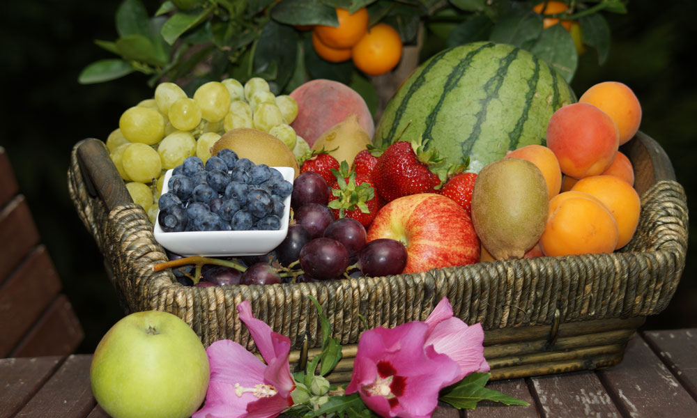 La frutta fresca della bella stagione: proprietà nutrizionali e benefici